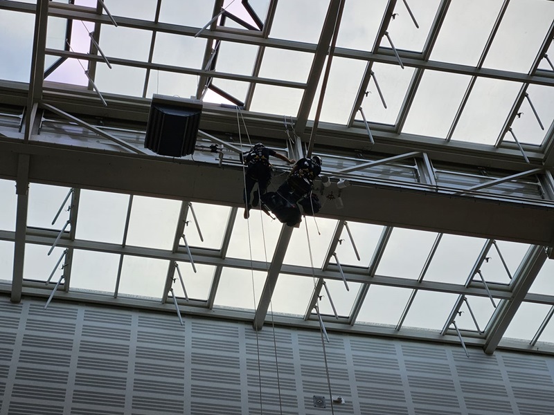 Raam vervangen Hogeschool Amsterdam dmv abseiltechnieken